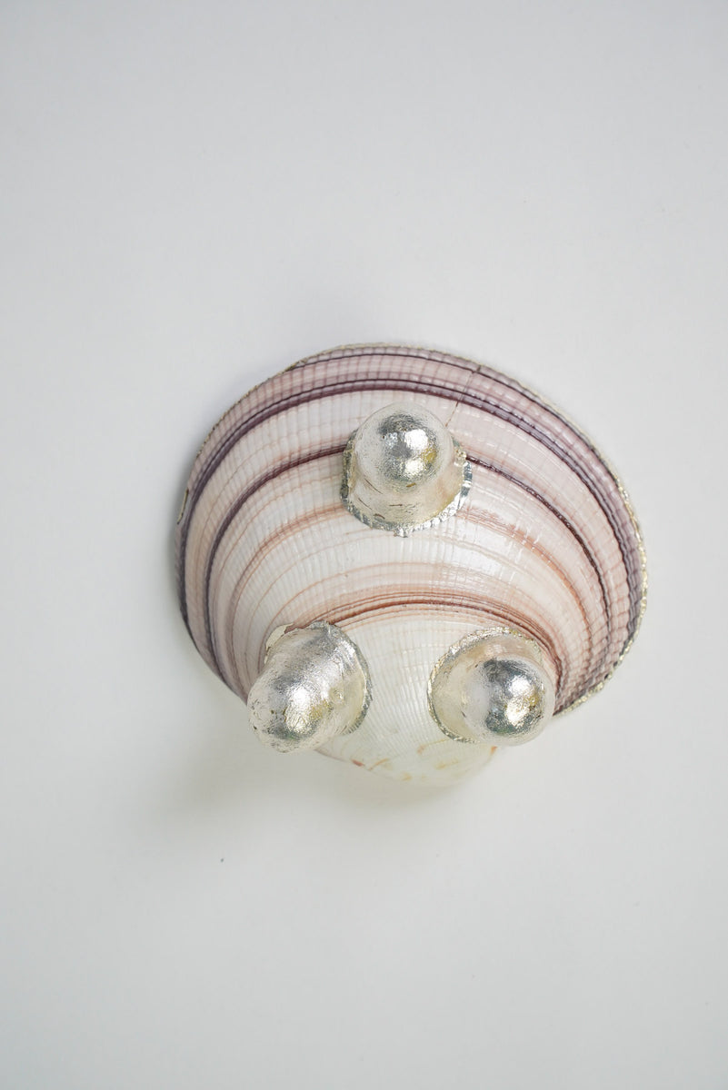 Round Maxima Shell Plate with Legs – Kultura Filipino | Support Local